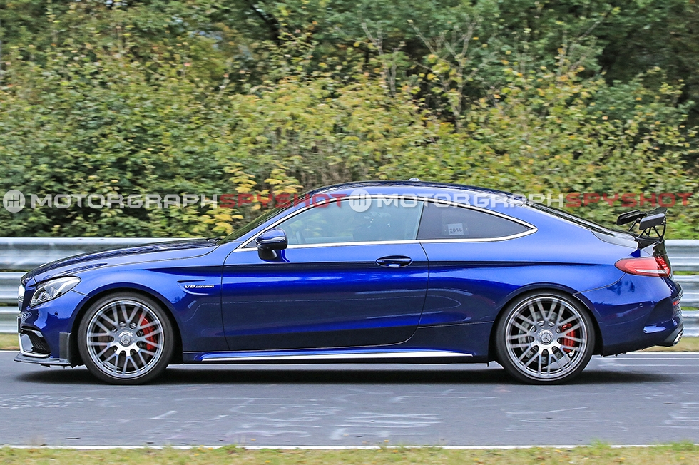 [스파이샷] 메르세데스-AMG C63 R 쿠페…엄청난 존재감의 C클래스