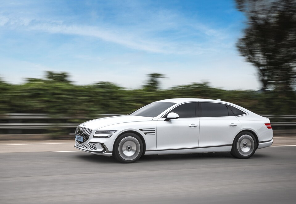 "얄밉게 잘 만들었어!" 제네시스 Electrified G80 페이스리프트 [시승기]