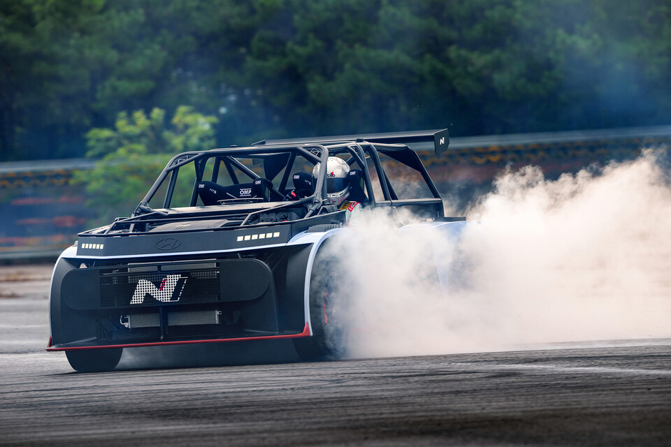 650마력에 랠리 기술까지 담았다! 현대, RN24 공개