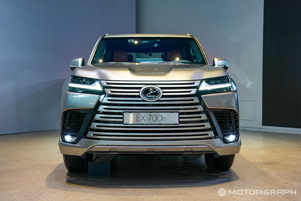 "어떤 길에서도 편안하게" 렉서스 LX 700h 국내 출시!